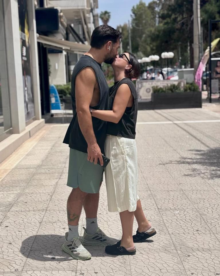 Σοφία Φαραζή: Οι σπάνιες φωτογραφίες και τα τρυφερά φιλιά με τον σύζυγό της στο Instagram | BOVARY